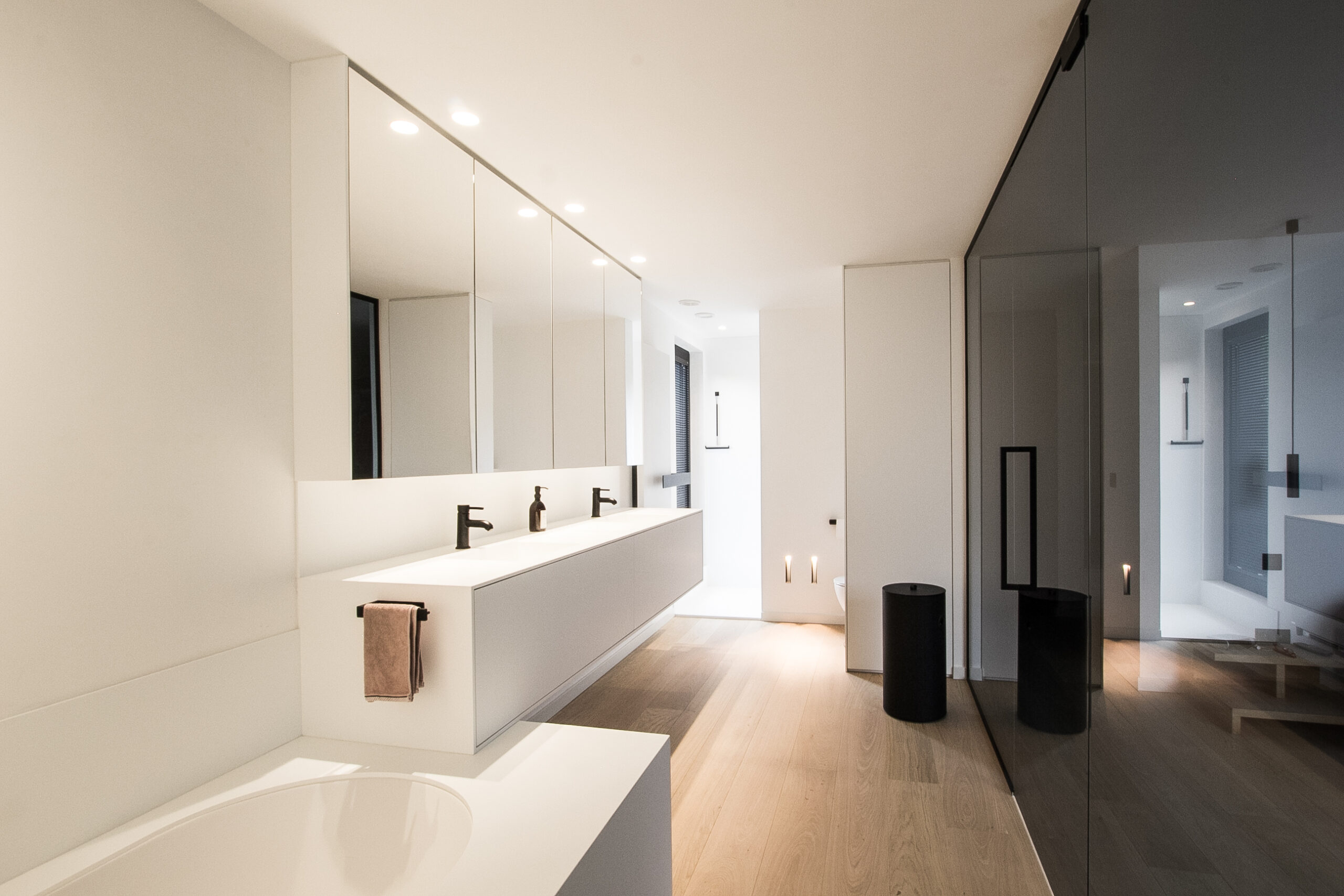 Ontdek de Magie van Op Maat Gemaakte Solid Surface Wastafels! - GF Solids