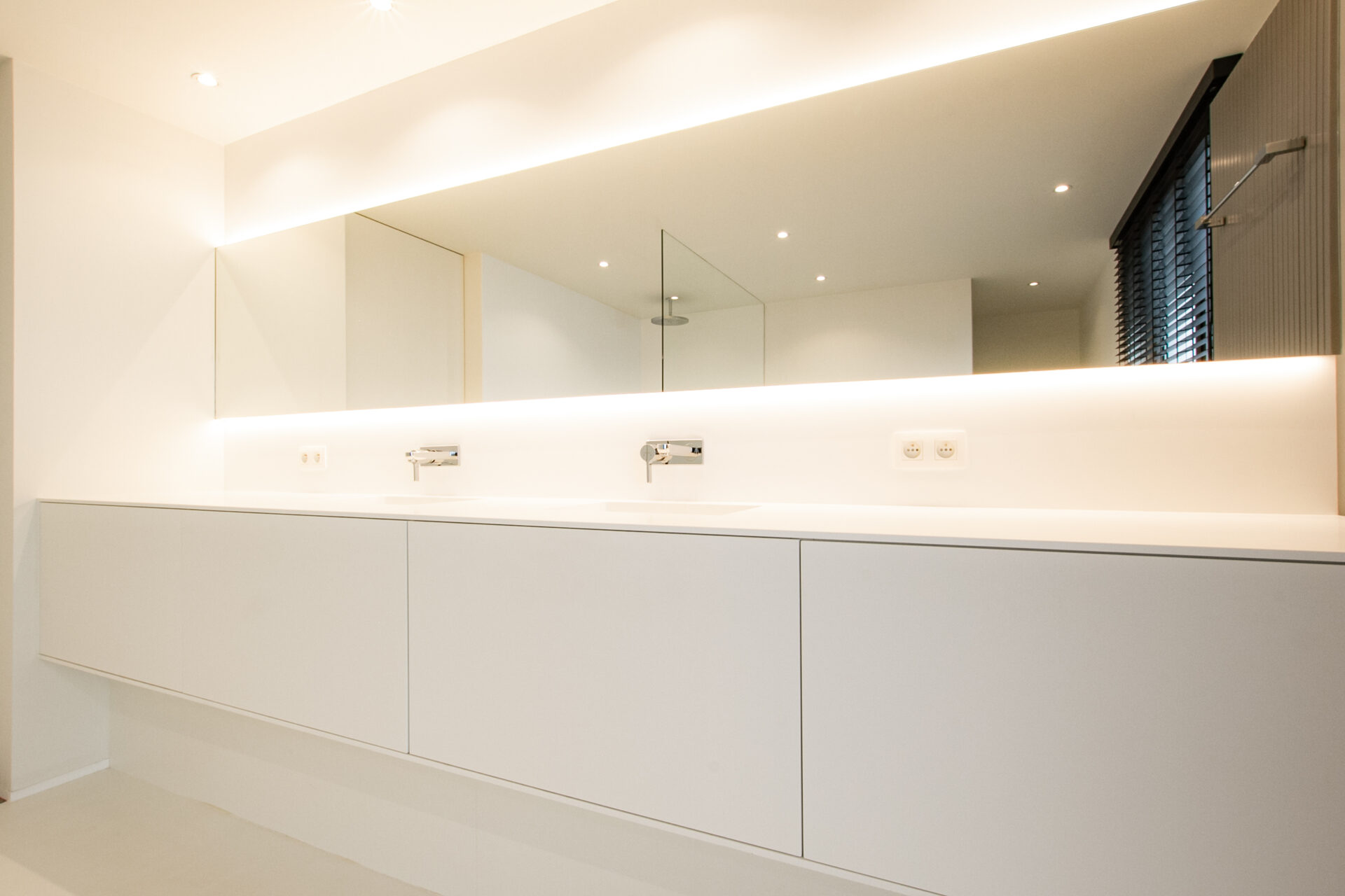 Ontdek de Magie van Op Maat Gemaakte Solid Surface Wastafels! - GF Solids